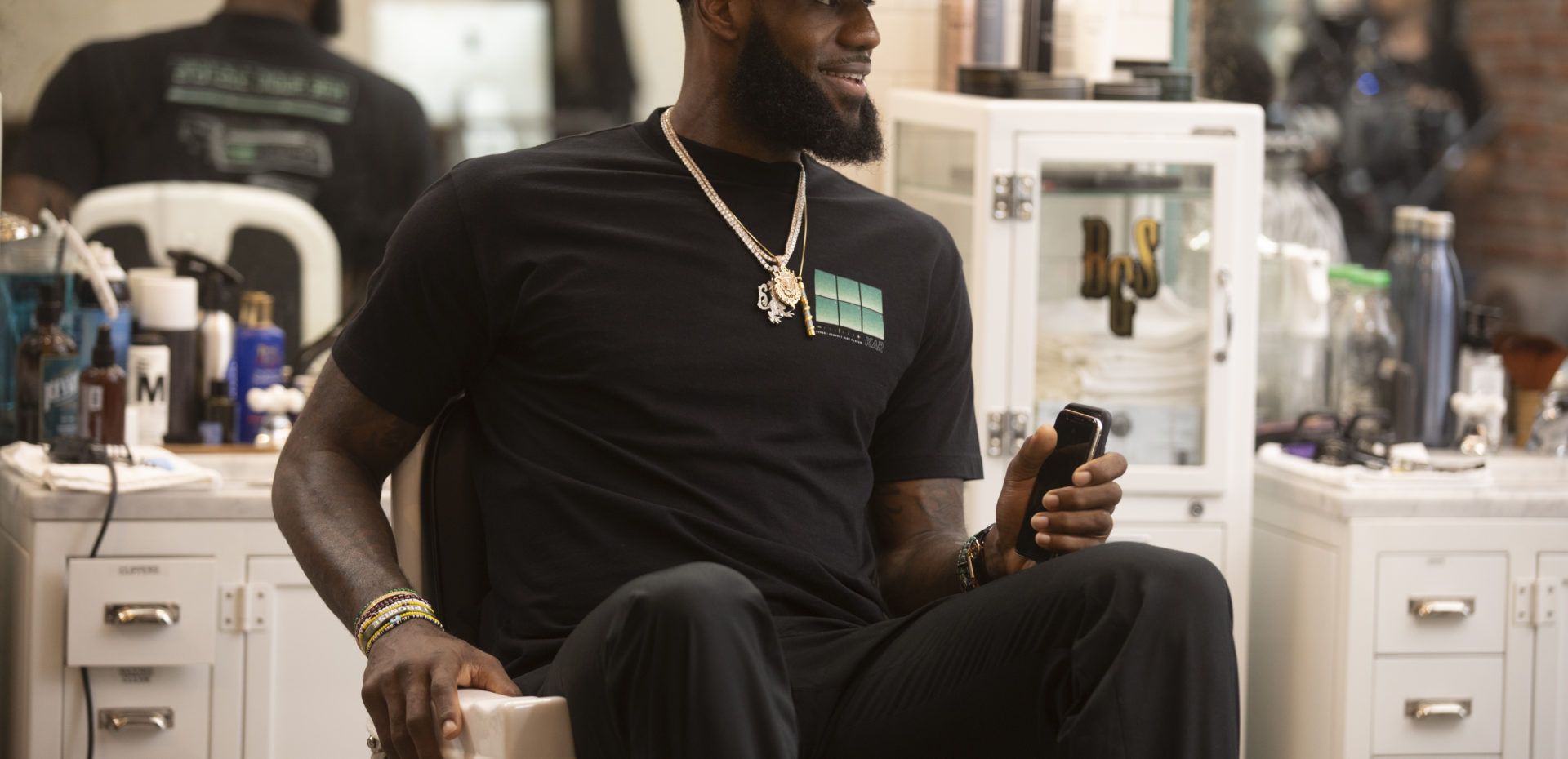 Drake and LeBron James Share Barber Chairs and Retirement Advice on HBO ...