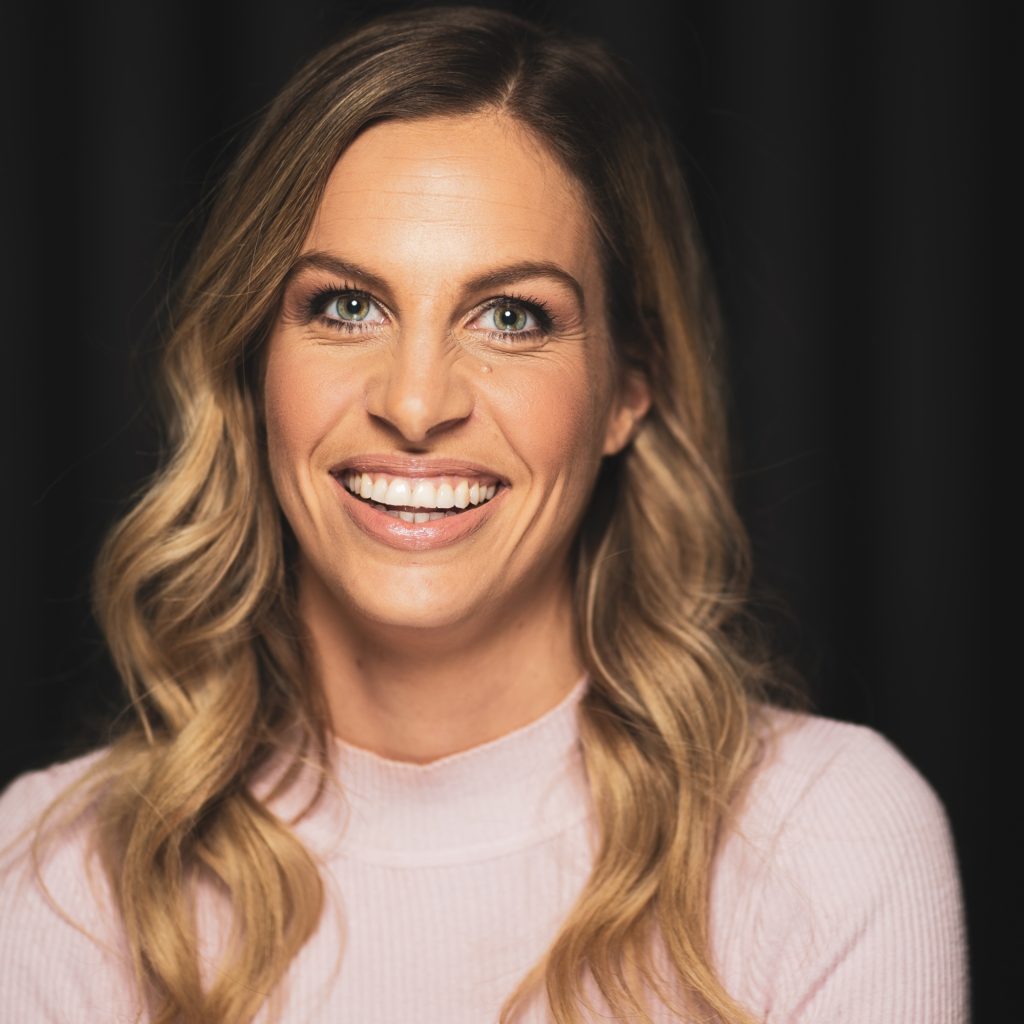 La nouvelle génération d’humoristes dans LE PROCHAIN STAND-UP à V ...