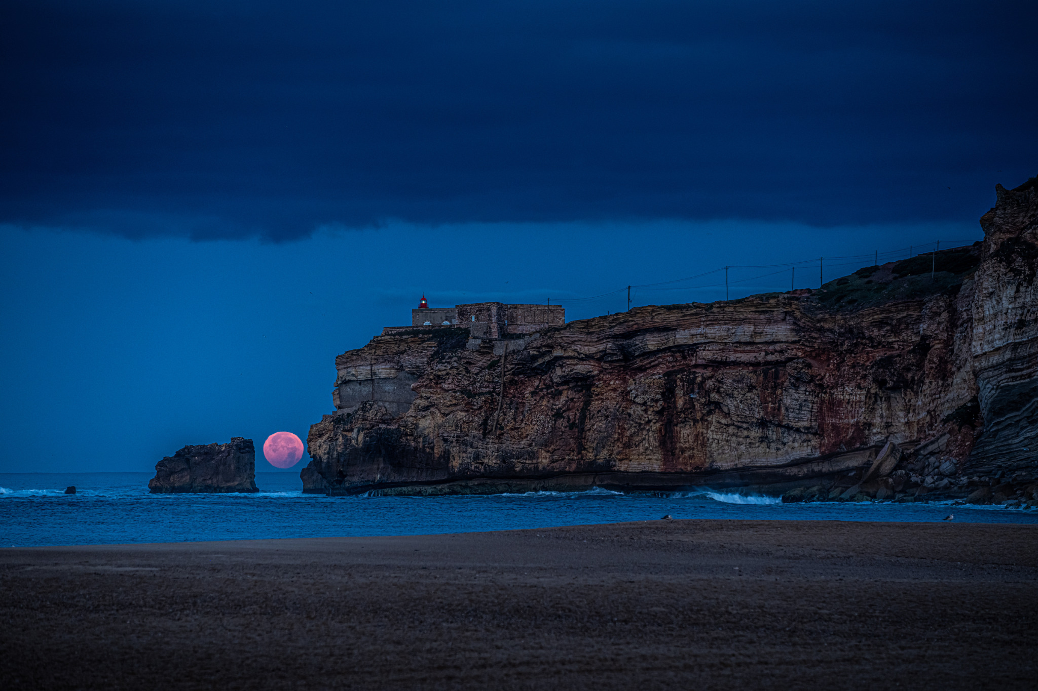 100 Foot Wave | HBO | The Lede