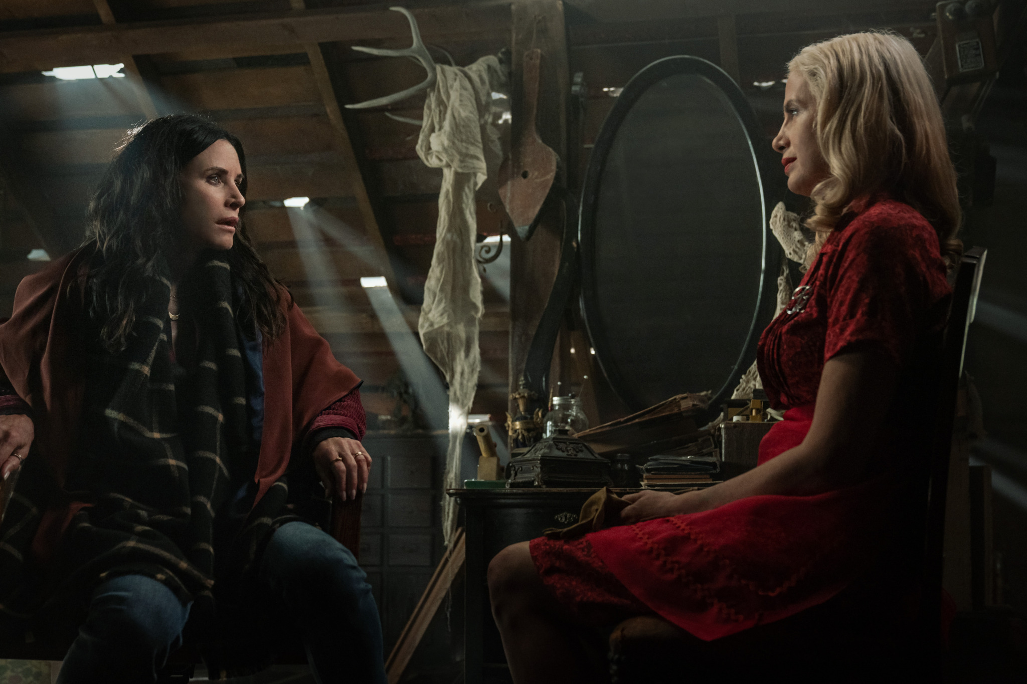 Shining Vale | Starz | The Lede