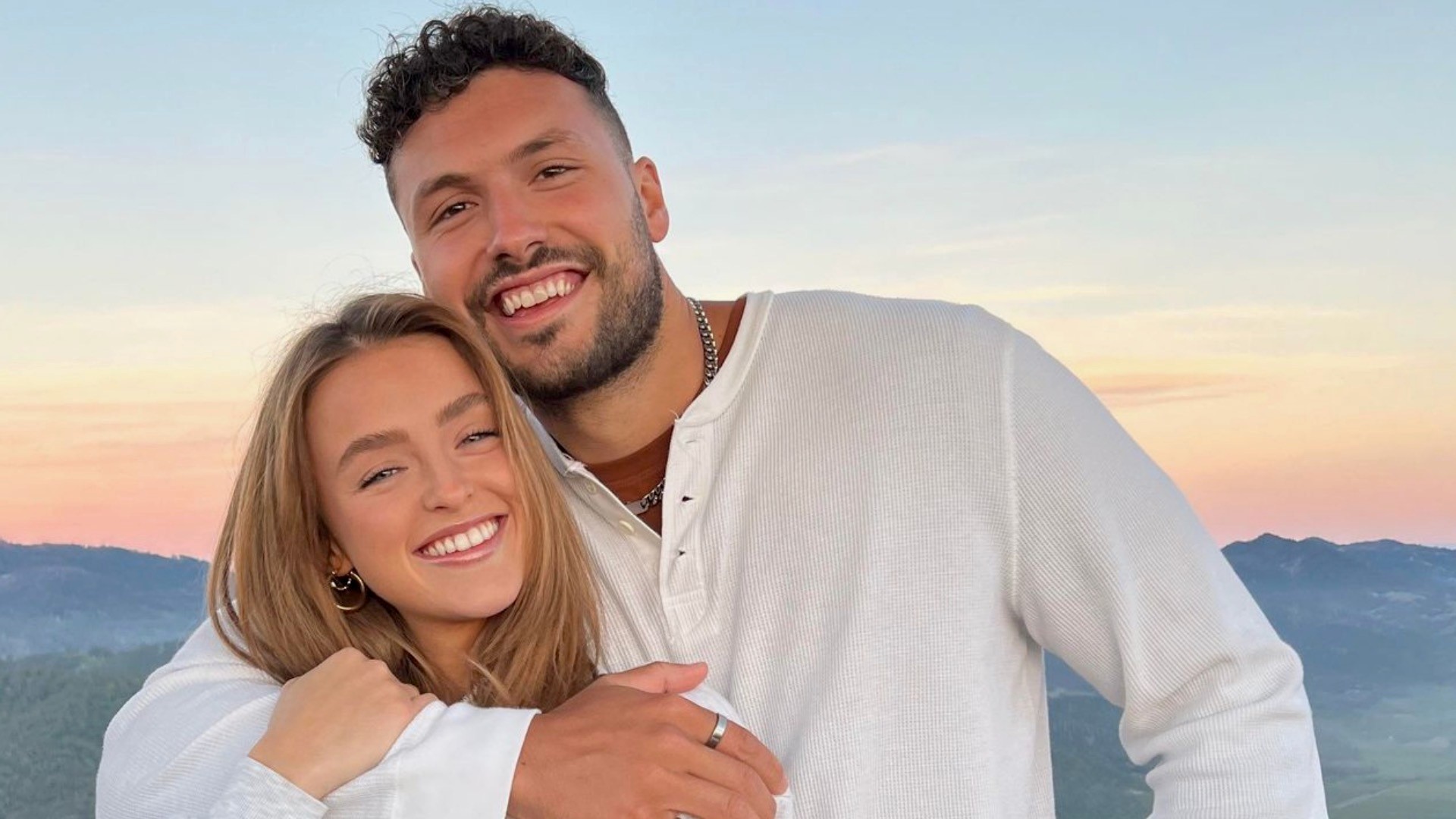 UN COUPLE ANIMERA OCCUPATION DOUBLE : Alicia Moffet et Frédérick ...